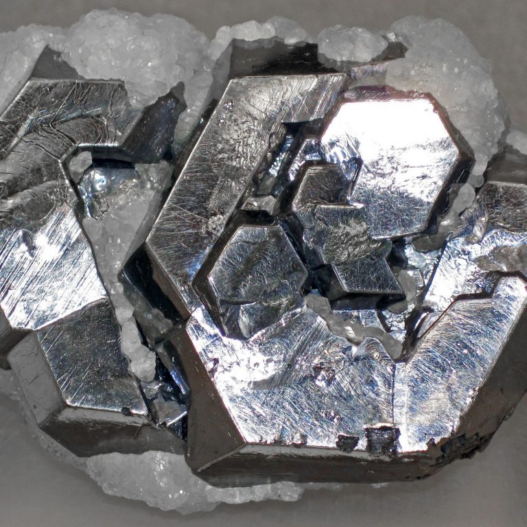 Non-Conductive Metals - Examples and Uses